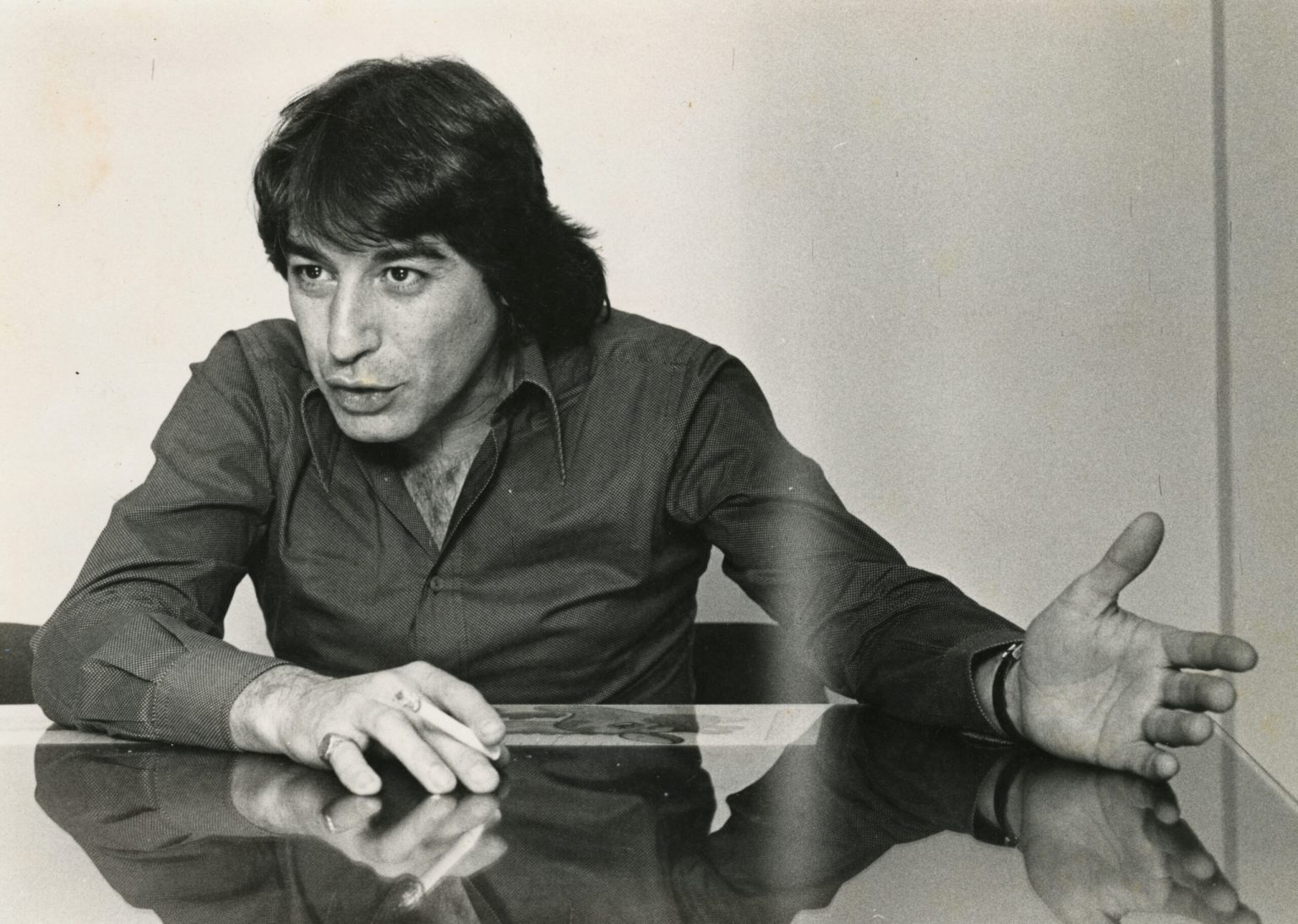 “Tengo una historia así”: El inédito disco del gitano Sandro — Radio ...