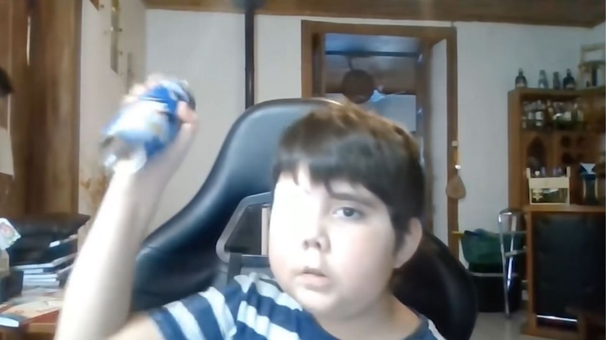 Tomiii 11: Su familia recibió el botón de Diamante con emotivo video ...