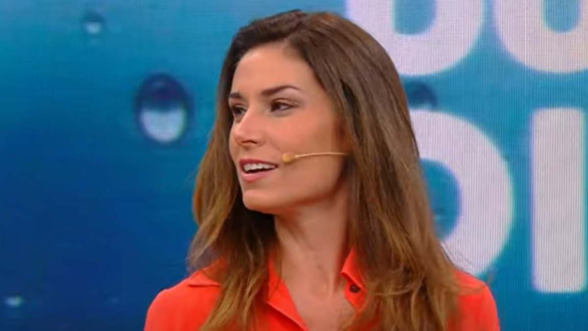 Carolina Escobar deja TVN luego de nueve años — Radio Imagina