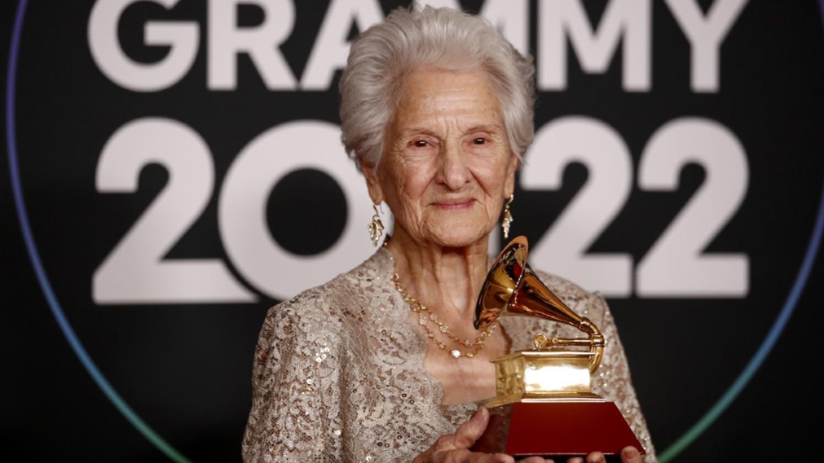 A sus 95 años ganó el Grammy a Mejor Nuevo Artista: ¿Quién es Ángela ...