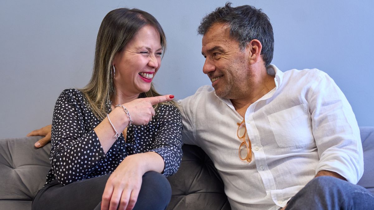 Edith de la Rosa llega a "Reunión de Apoderados" junto a Pepe Vila ...