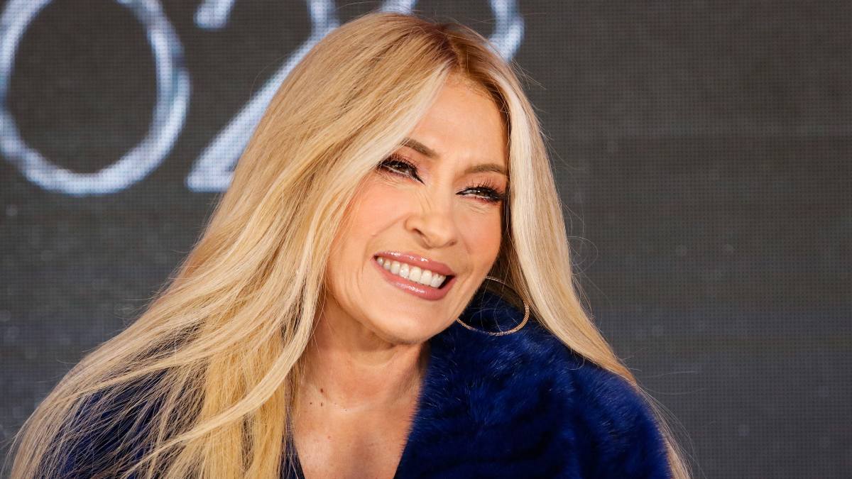 Así esperó Yuri las 12 de la noche para recibir su cumpleaños — Radio ...