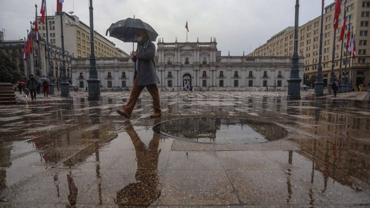 Esta semana regresan las precipitaciones a la Región Metropolitana: Estos son los días que ...