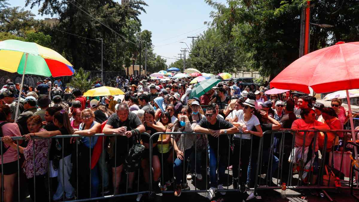 ¡Impresionantes registros!: Miles de personas llegan a Quinta Normal ...