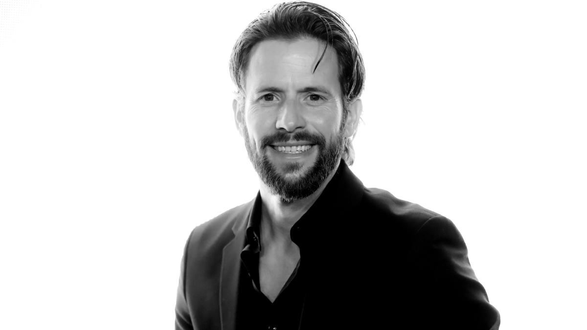 Muere Christian Oliver, actor en Indiana Jones, a los 51 años — Radio ...