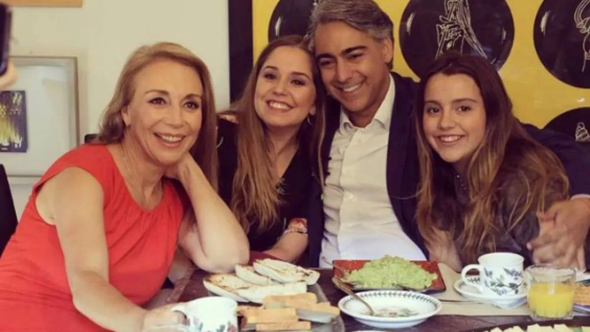 Hija de Karen Doggenweiler sincera su amor por un destacado jugador de La Roja: "Estoy ...