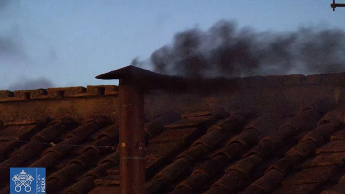Humo negro: Tras la primera reunión del cónclave aun no se concreta la ...
