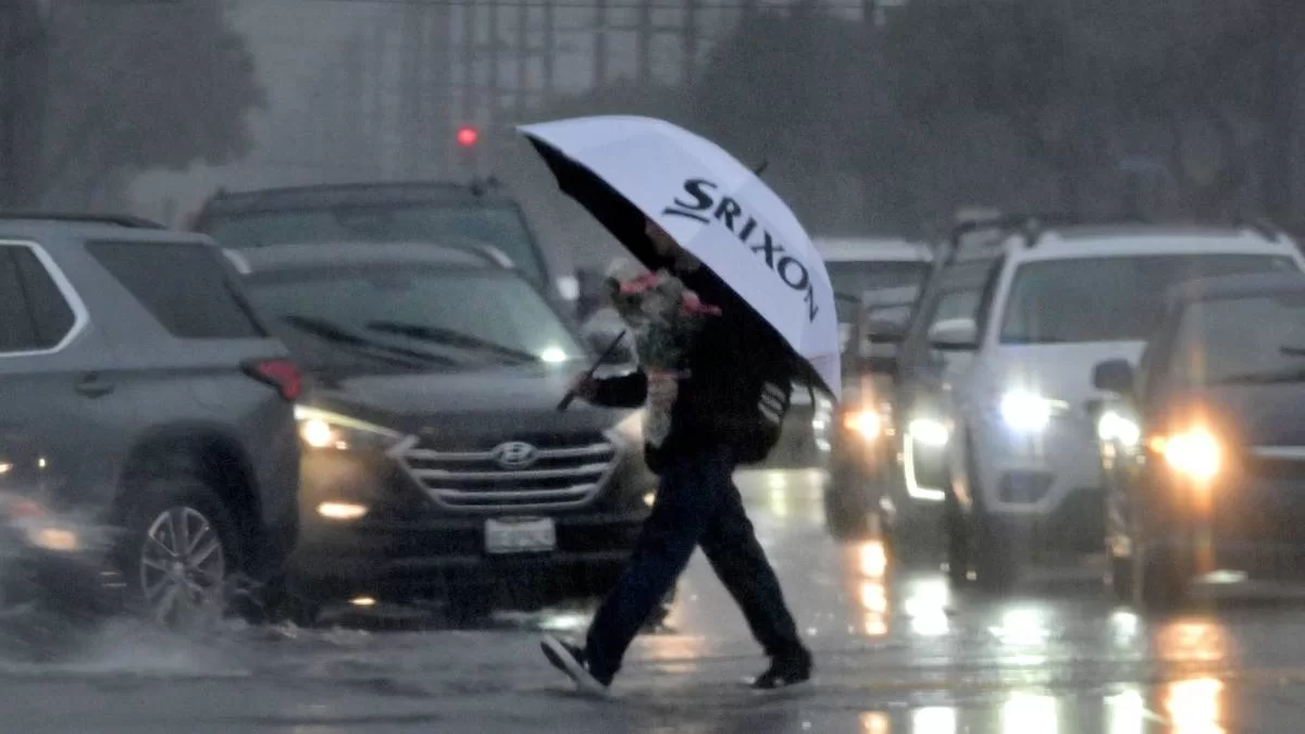 Anuncian riesgo de inundaciones tras lluvia y viento en regiones de ...
